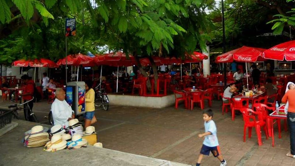 Parque Santa Ana: Conoce la iglesia y el mercado para ir en familia